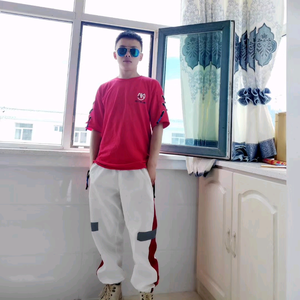 用户2136117748342 