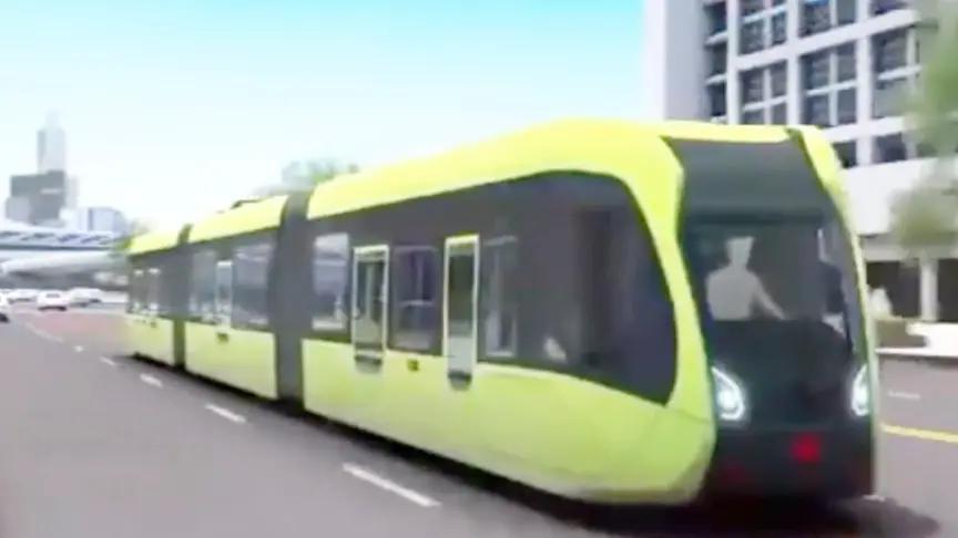 中国列车又火了!首列无轨火车,不用铺轨道,大马路上就能跑