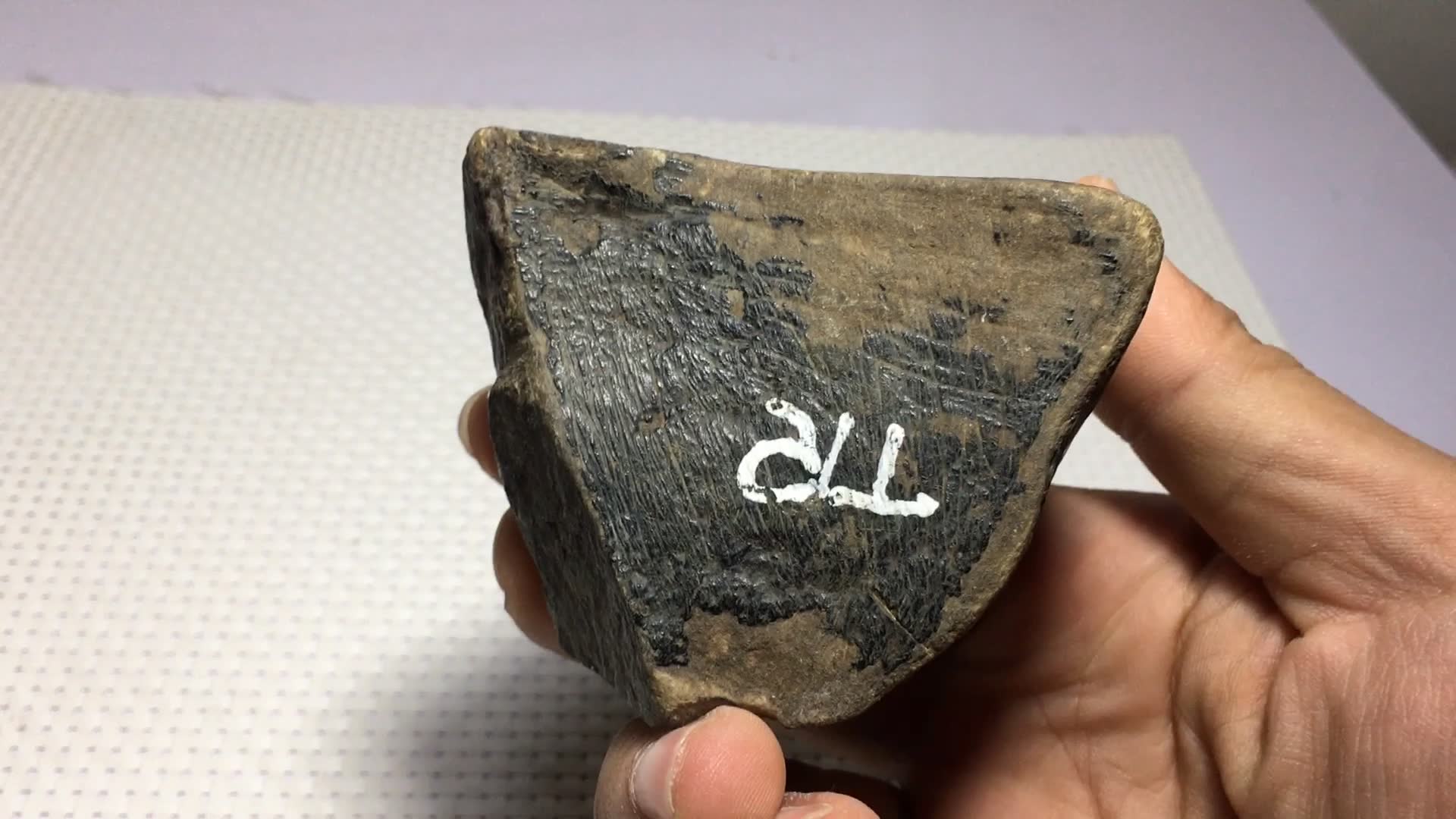 老缅送来的翡翠原石，两层皮壳你见过么？