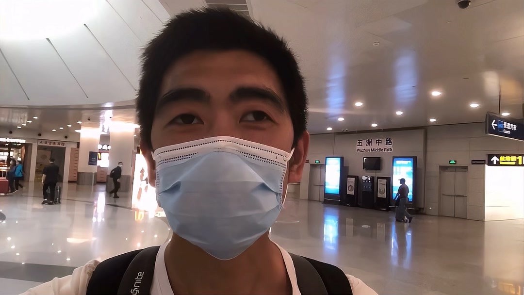 沪漂小伙十多年来第一次体验上海磁悬浮列车,单程55元的票价贵吗
