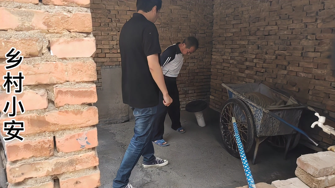 为什么村里改厕工程先给贫困户改?怎么才符合标准?具体怎么改?