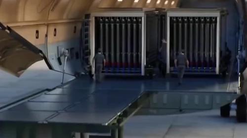 现代战争是高科技和信息化的较量,看着就非常的壮观,我还是第一次见!