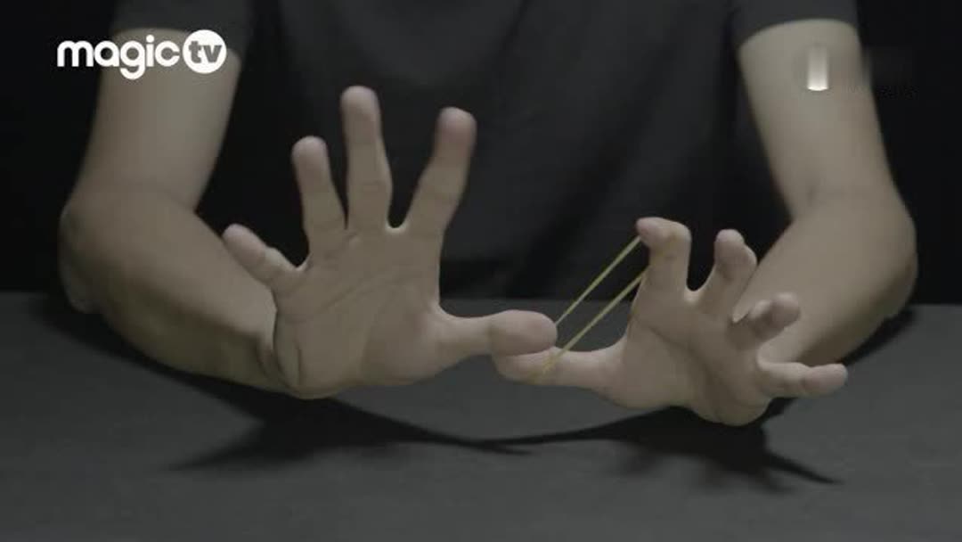 四个简单易学随时随地可以撩妹的皮筋小魔术