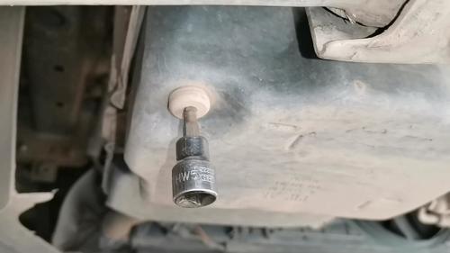 大众朗逸更换变速箱油,爱信6AT变速箱