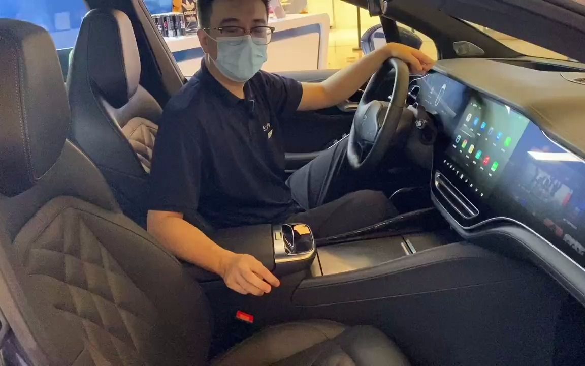 飞凡汽车 R7让智能出行更放心