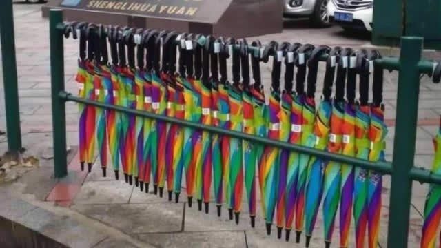 共享雨伞有借无还?别以为占了便宜,其实研发人在背后偷笑!