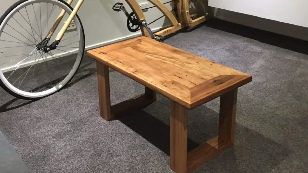 德国木匠打造实木小凳子,这种制作工艺还是第一次见,值得学习