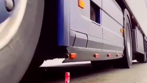 能把重卡操作的如此完美,不去比赛都屈才了