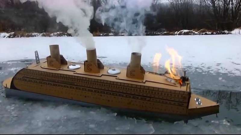 创意模型,模拟轮船沉船过程