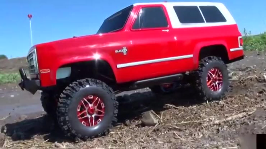 以假乱真 遥控模型越野车极限涉水越野视频