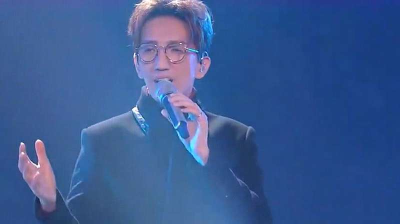 林志炫演唱《没离开过》,开口全场沸腾,一首歌都不带换气的