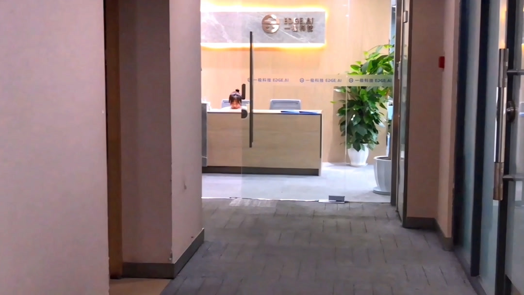 重庆前台小姐姐,在上班期间都在干什么呢?进来看看你就知道了