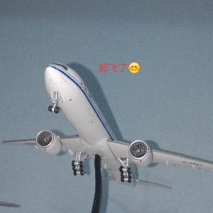 一架DHL的波音777F货机 