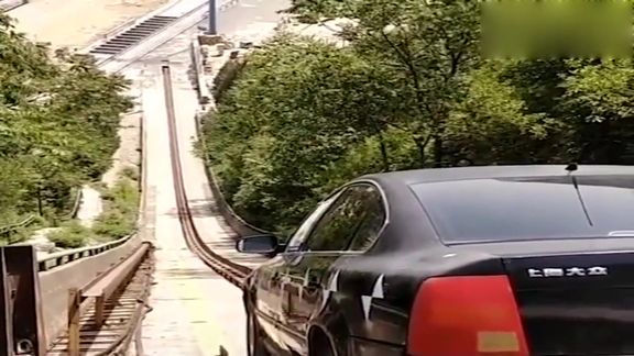 大众撞击测试,看出比国产车强在哪了吗?