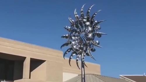 中国设计师再一次脑洞大开,高科技发电树