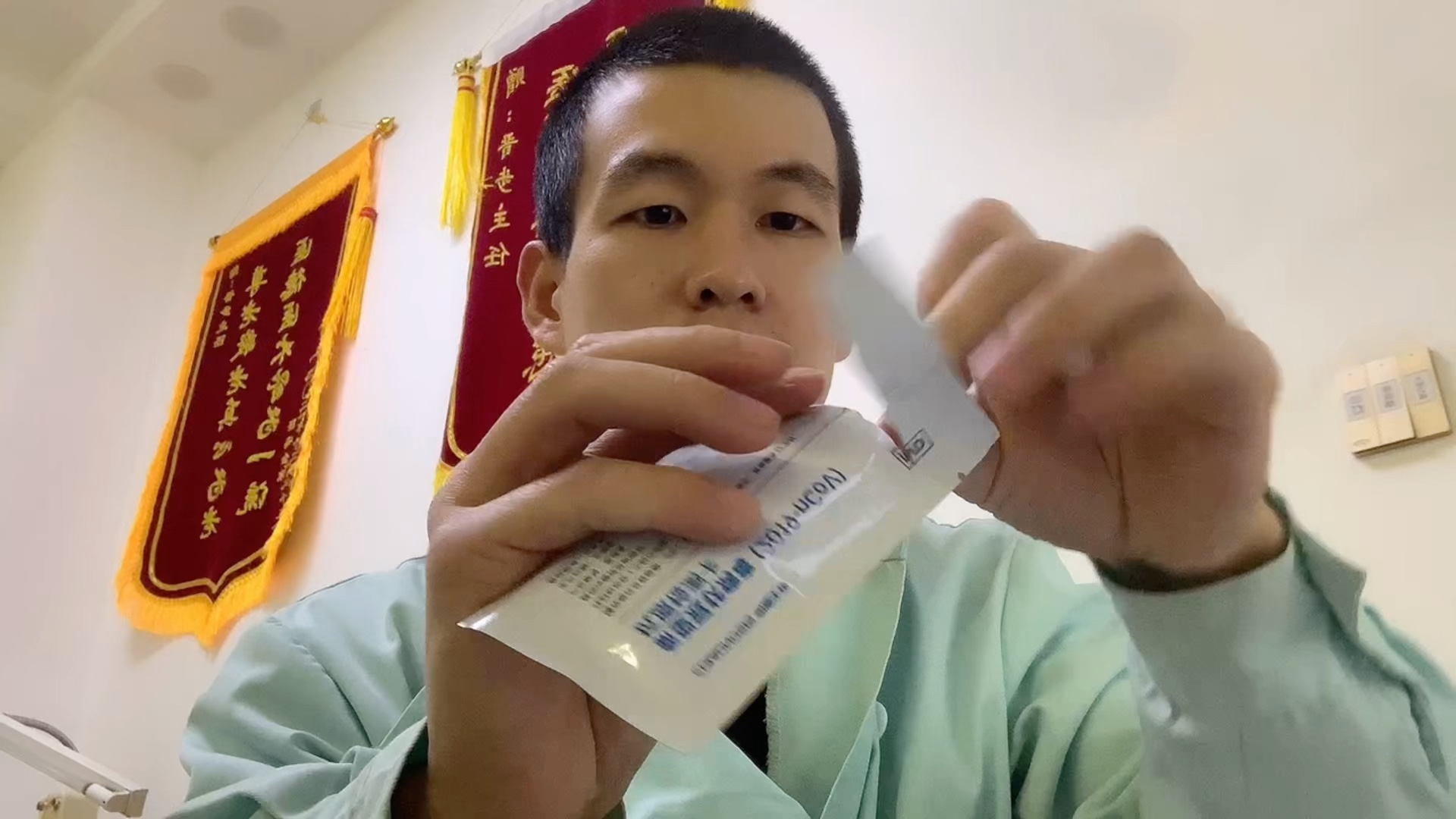 太原迎泽区社区发放新冠疫情抗原自测!小郭实拍分享检测结果!