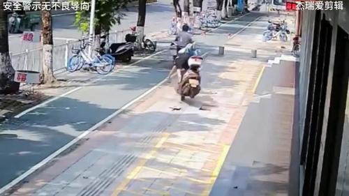 人行道也不安全,骑电车行走也要小心