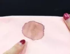 床单血渍难清洗,教你个绝招,只要这样搓一搓,血渍立马去除干净