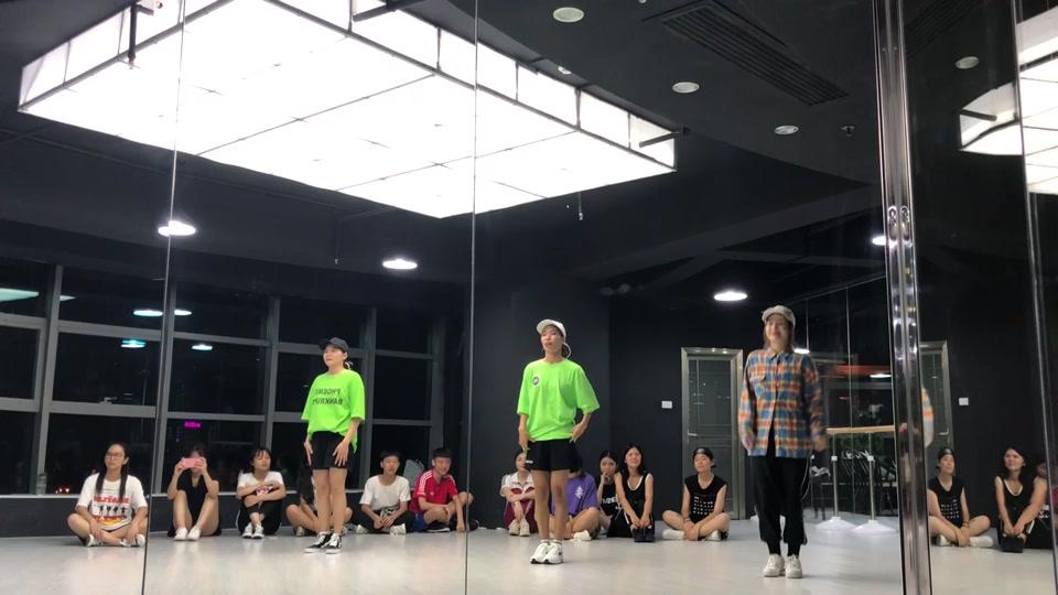 夏天的味道「稻香」完整版,想看我们别的舞蹈视频下方评论区见