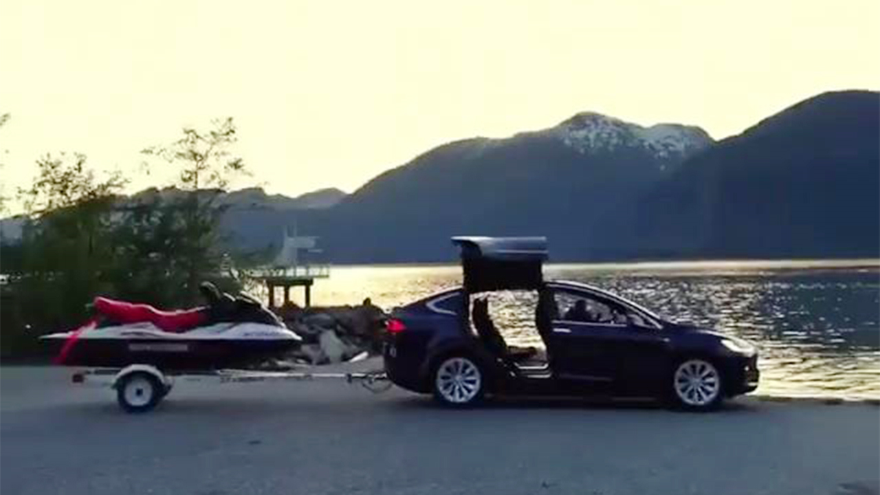 500公里特斯拉Autopolit自动驾驶旅行测试