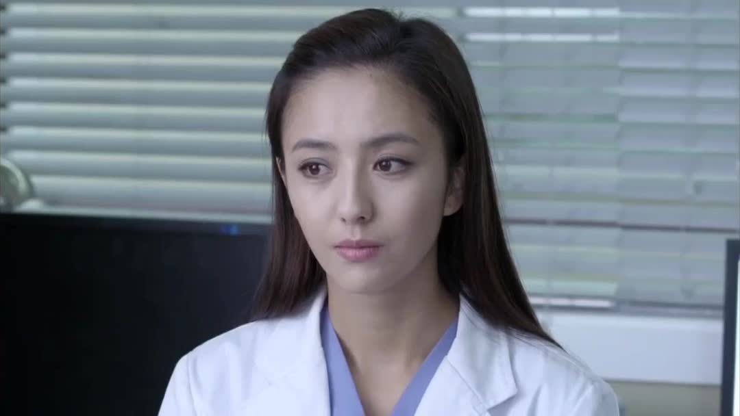 产科医生:医生对手术预案发表观点,医生都像在背书,何晶露脸了