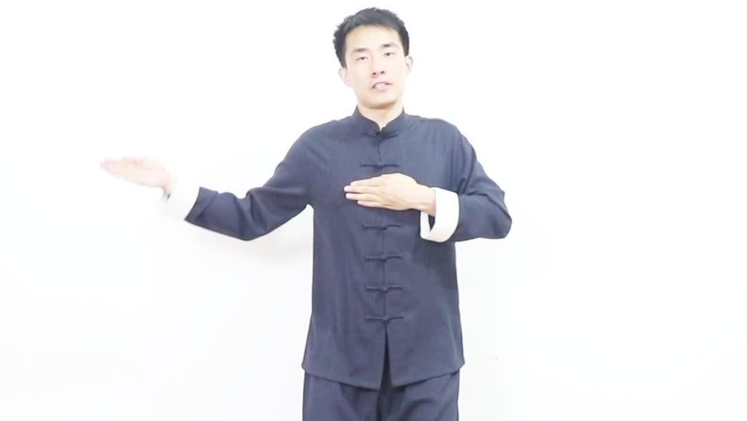 膻中穴是宗气汇聚之地!每天拍打7次,气血通畅,宽胸利肺降逆气