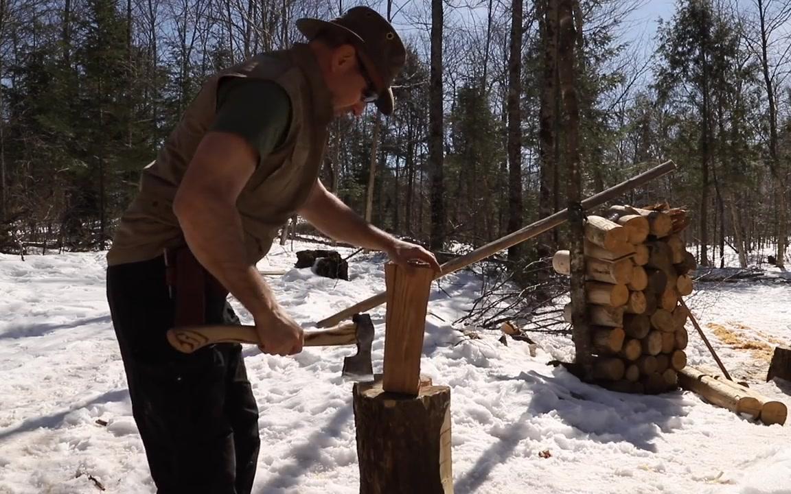 【原始木屋外传】刀斧的正确使用方法,在森林独居的安全守则