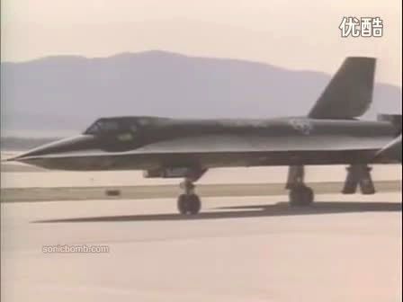SR-71黑鸟侦察机空中飞行状态与空中加油