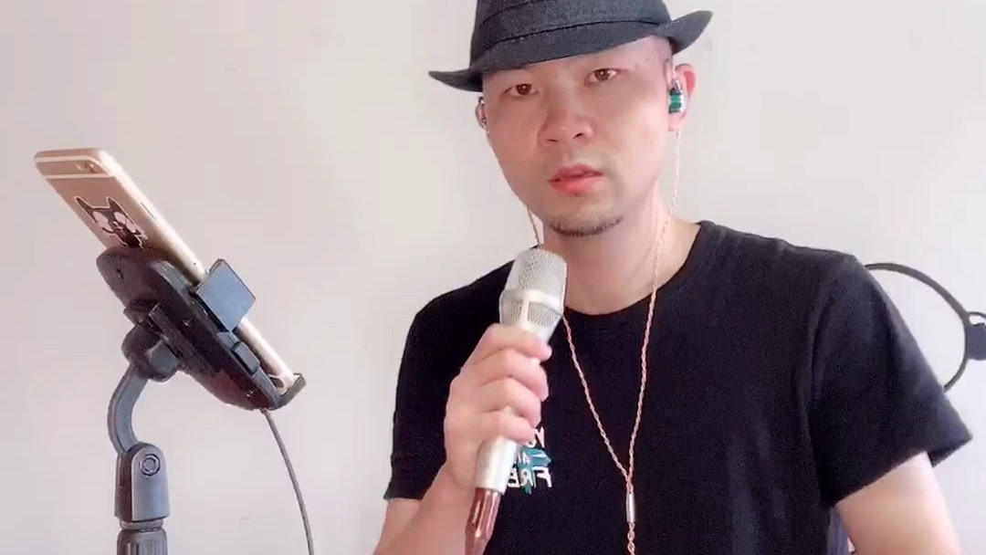 1800买套手机直播声卡,试唱一下,人声清晰高保真音质,不费劲了