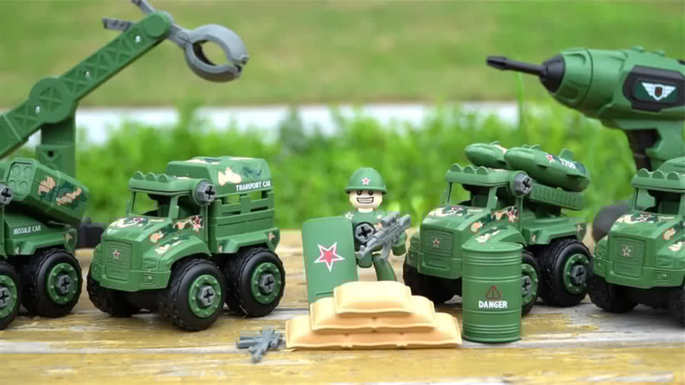 认识工程车:消防车、雷达车、运输车、卡车,儿童玩具车模型