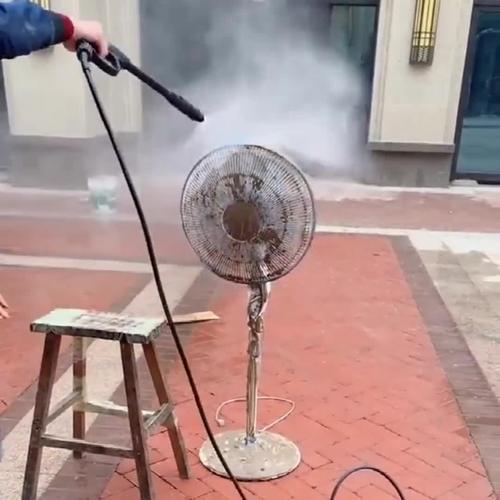 家用的高压洗车机,以后洗车再也不用去洗车店了!方便又省钱!