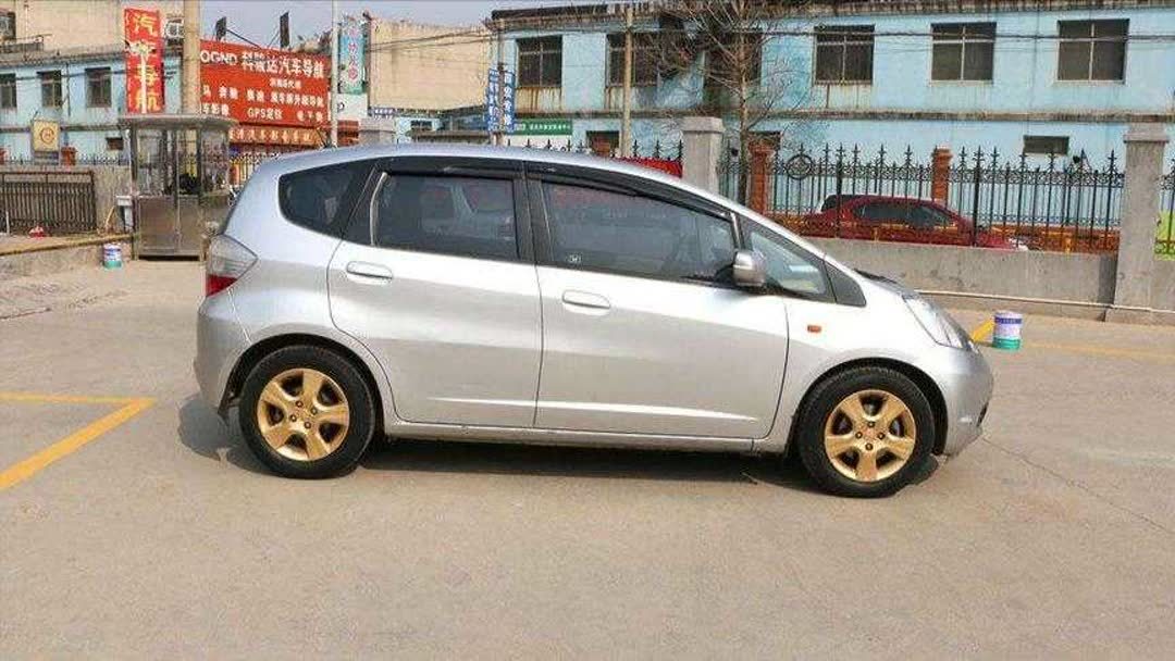 2万块买什么二手车好?老司机推荐这几款,质量好还省油