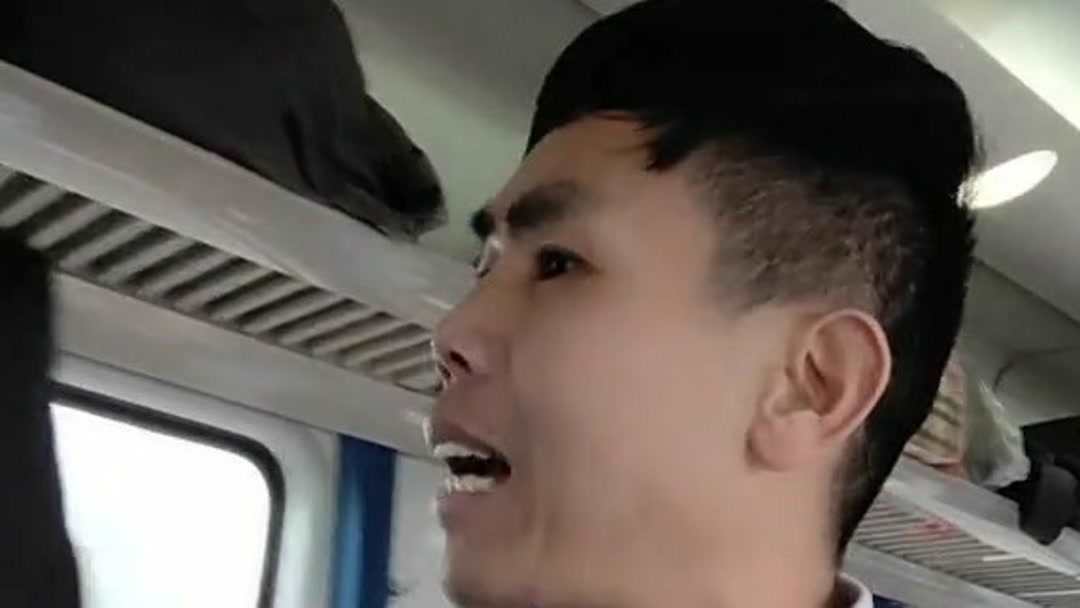 六点半到治漯河、七点到许昌、八年到郑州、除了动车组这是全中国最...