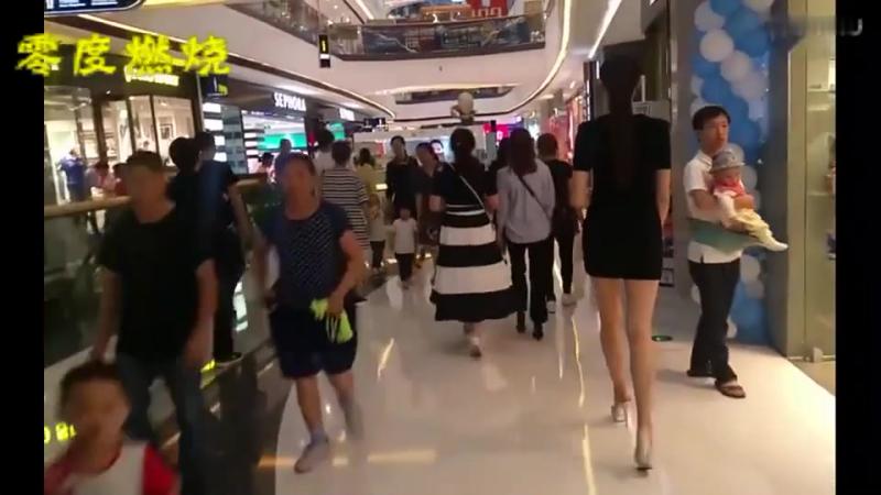 身高190回头率杠杠的,偶遇霸气模特气质的商场主管