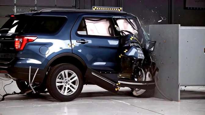 实拍福特探险者安全碰撞试验,真糟糕!