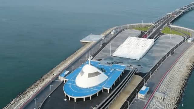 回顾港珠澳大桥:长55公里,9年建成,德国:中国真的太厉害了!