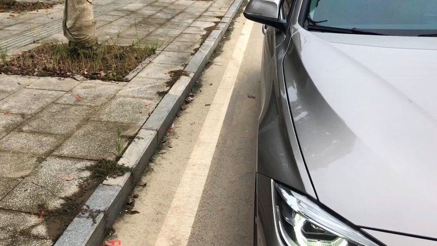 靠边30厘米停车,如何打方向盘?老司机的方法在这里