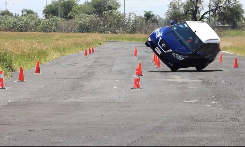 麋鹿测试:日产劲客挑战无ESP测试,没结束测试员罢工了!