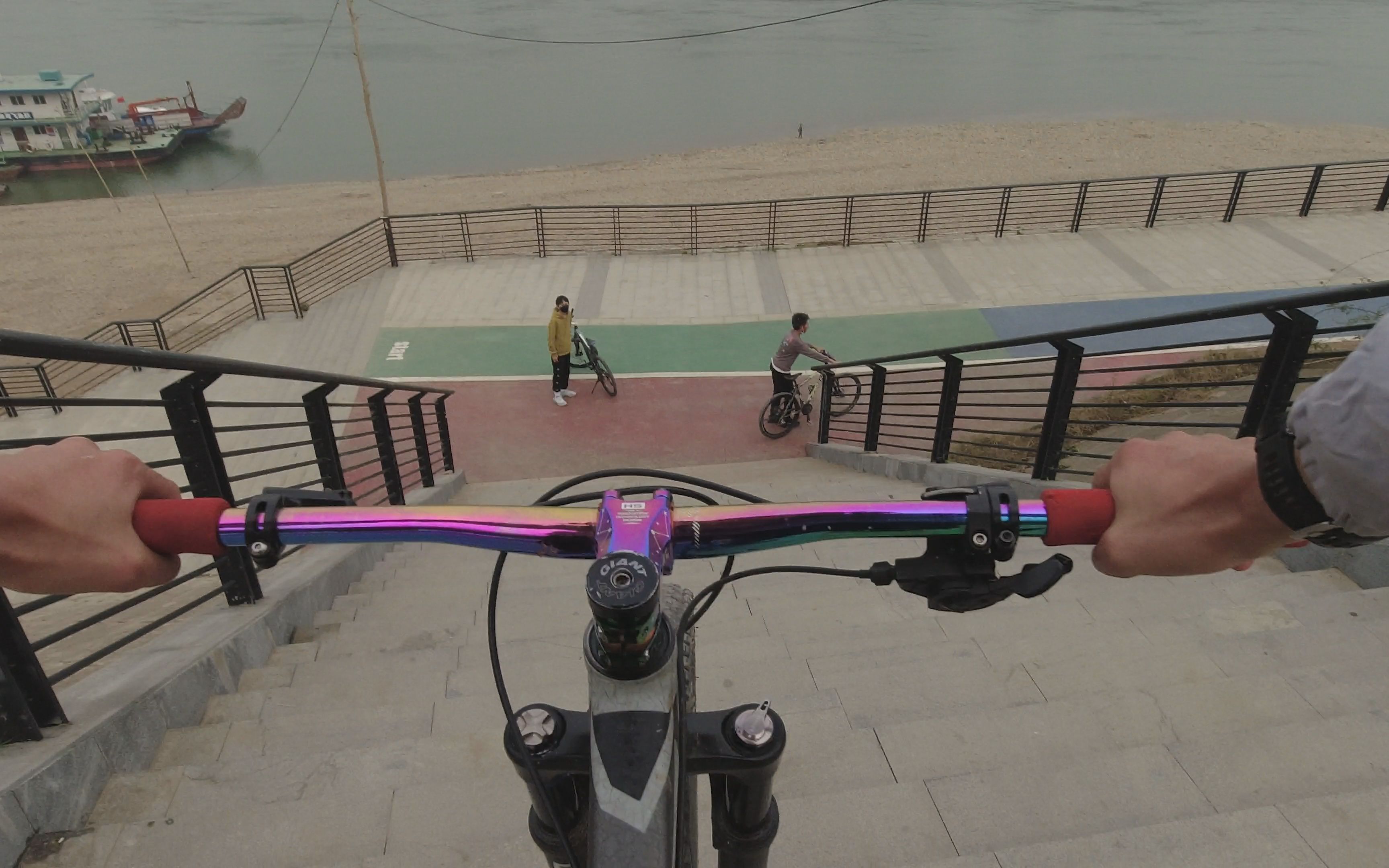 【4K云骑车】前叉一换,无升降一样起飞 见过这么粗犷的硬尾XC玩法吗...