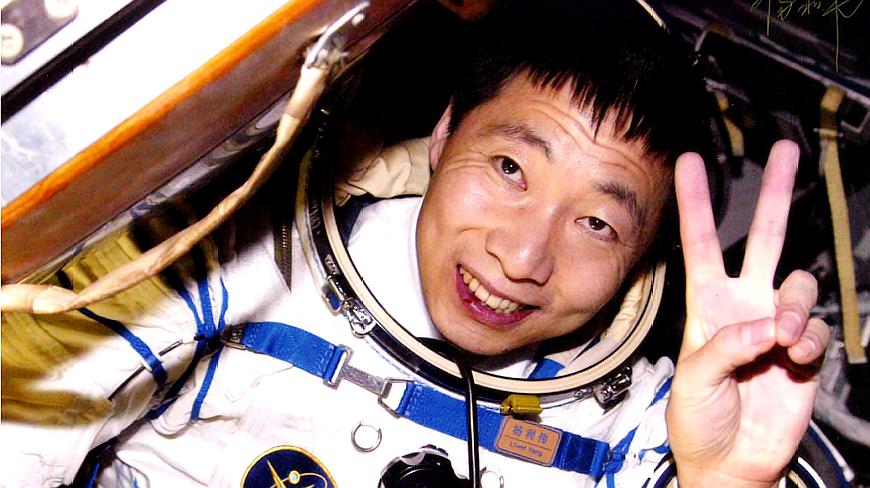 杨利伟曾在太空听到舱外敲门声,不知是何原因,有人说是幻觉