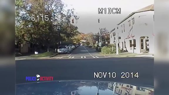 疯狂的警察追捕劫车嫌疑犯以撞车告终