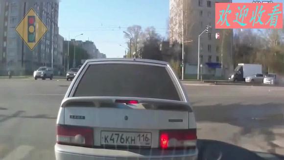 行车记录仪车祸画面,出行多注意安全!