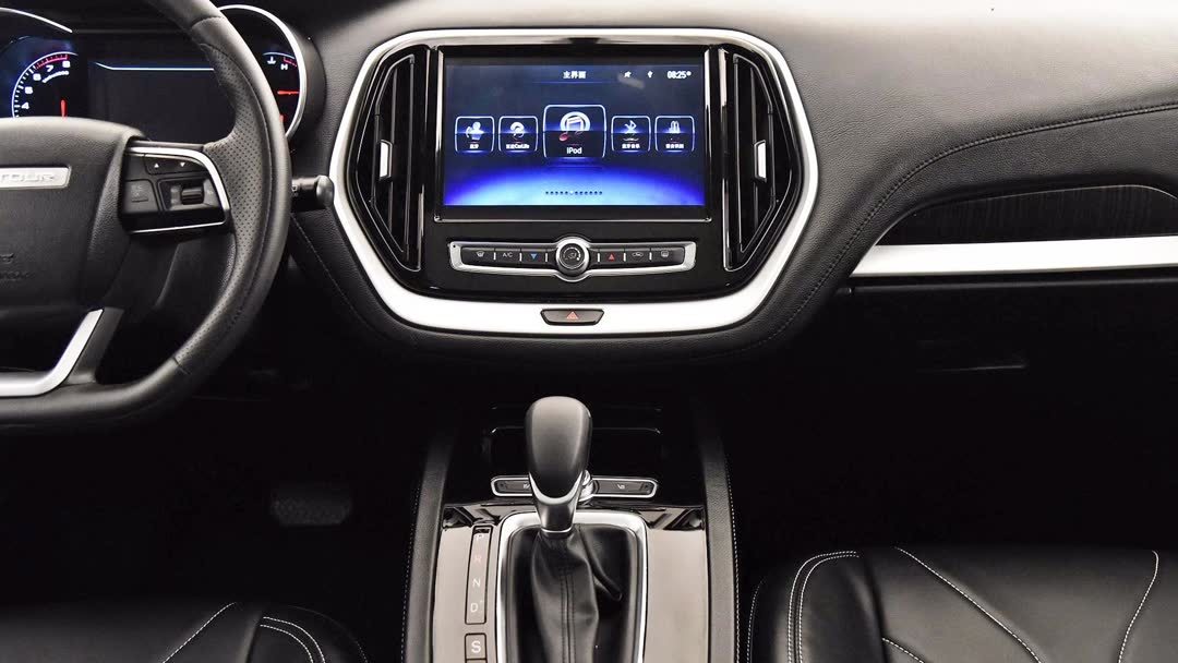 家用SUV就是它了,4米72的中型SUV,保20万公里,售价6.99万