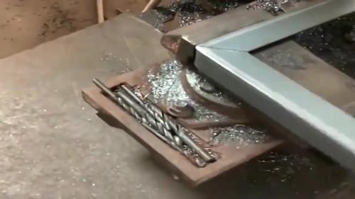 农村大哥自制的折弯器,太好用了,劳动人民的智慧