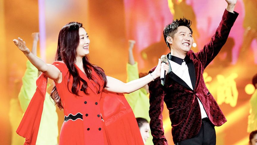 凤凰传奇演唱《荷塘月色》,曲风瞬间改变,扑面而来的国际风!