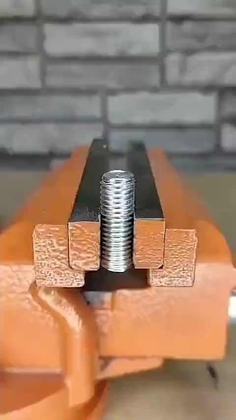 钢丝绳卡子制作,看起来很不安全