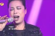 认识黄绮珊就是从这首《离不开你》唱到一半,听者已泪流满面