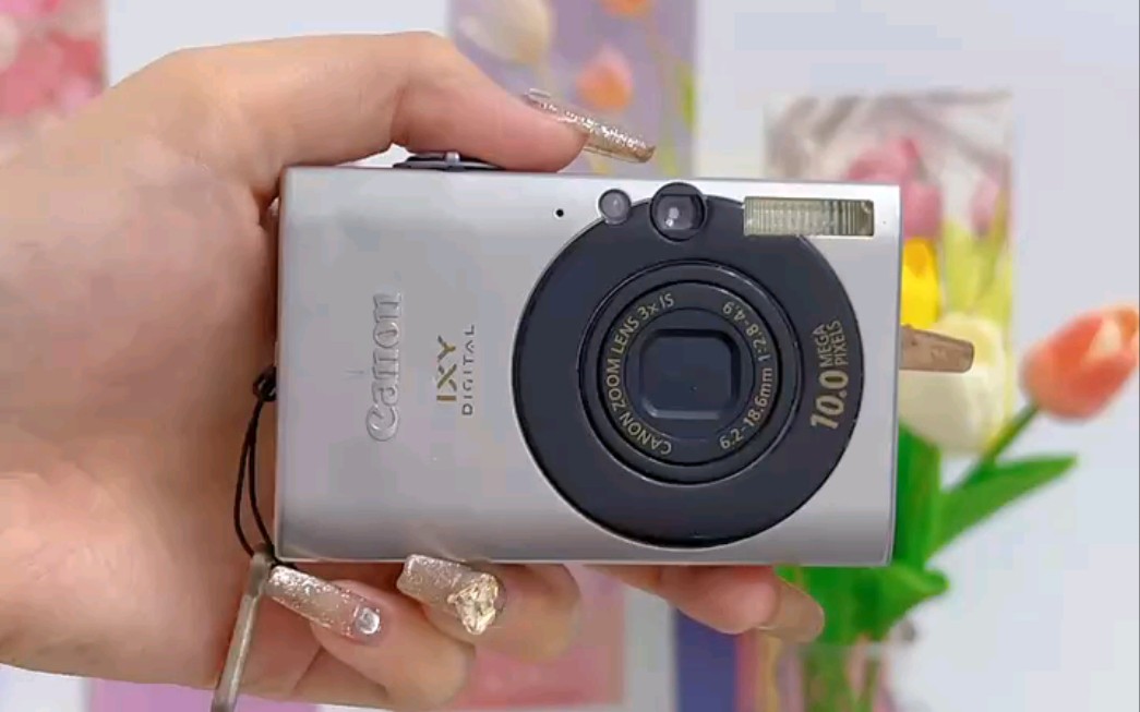 佳能ixus85。 398¥电池➕充电器➕内存卡➕读卡器