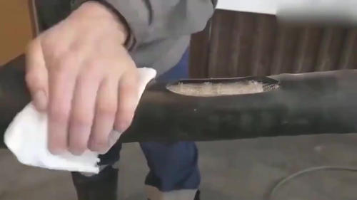 比手臂还粗的电缆破损,看河南小伙是如何修补的?20年的电工都服了
