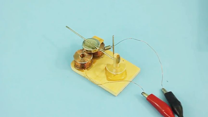 这个电磁装置有意思,只需几个零件,让我秒懂时钟的原理